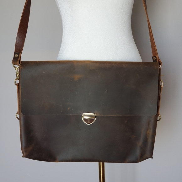 Unbranded | Bags | Unbranded Distressed Leather Messenger Laptop ...